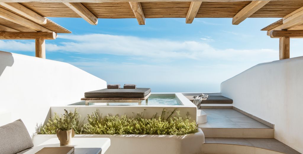 Nero Light-Filled Suites 5* - Santorini - Bis zu -70% | Voyage Privé